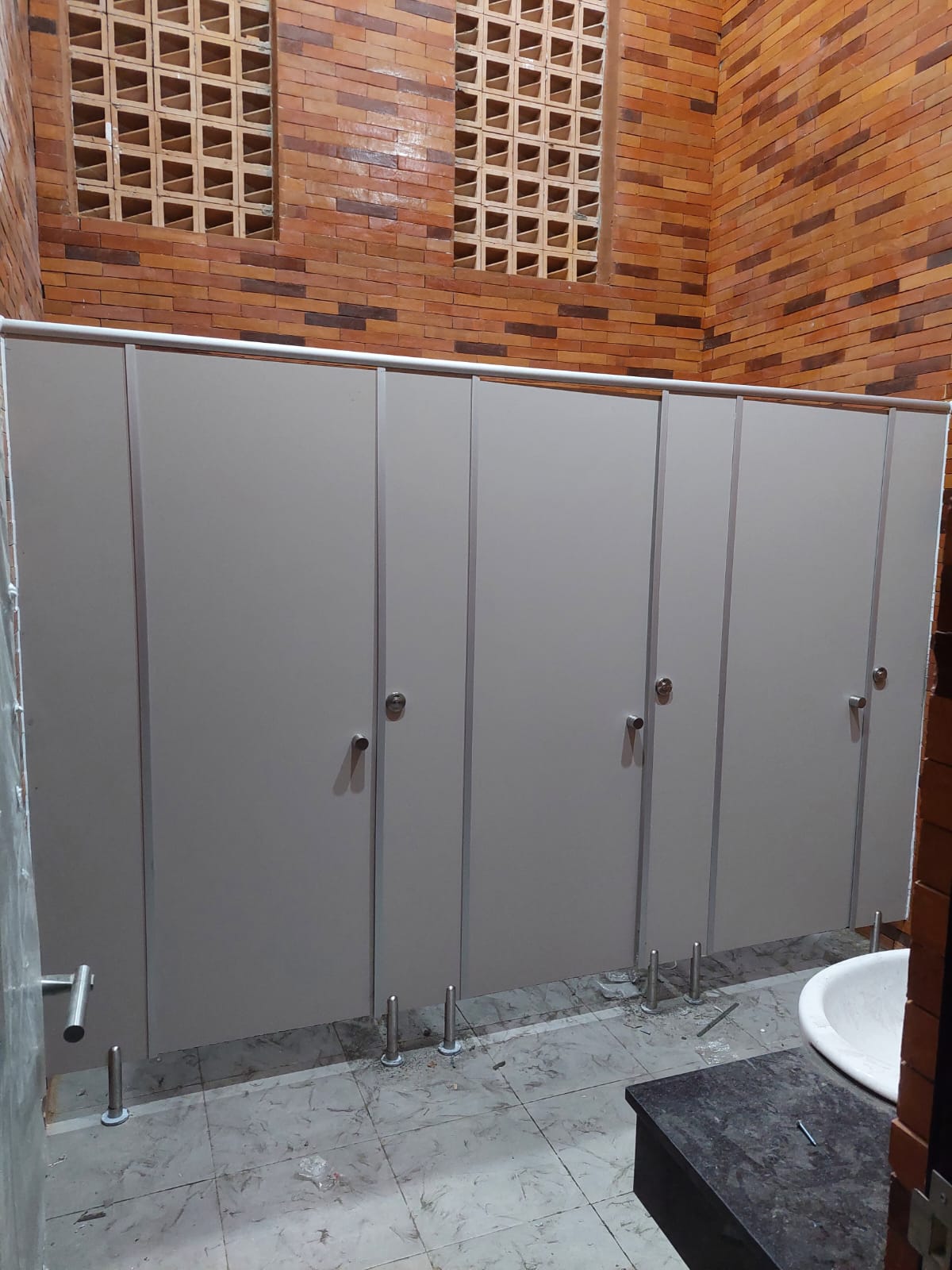 Toilet Partition – PT MEGAH AGUNG SARANA